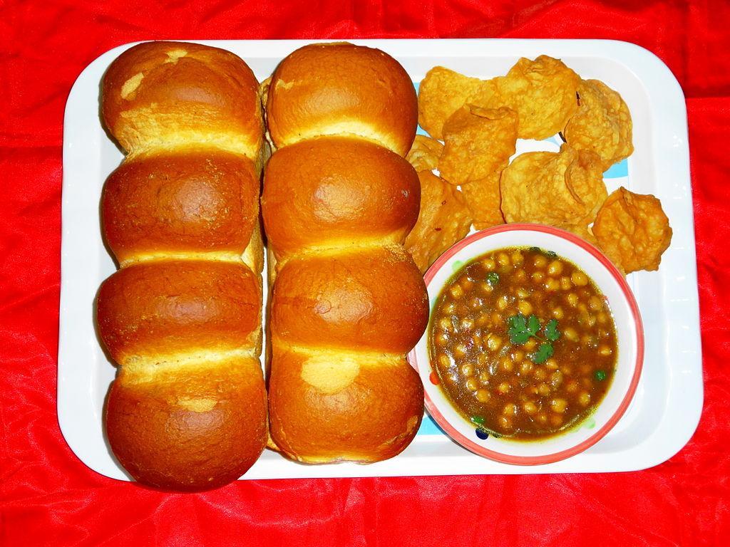 Kathiawari Cholay Recipe | Zaiqa