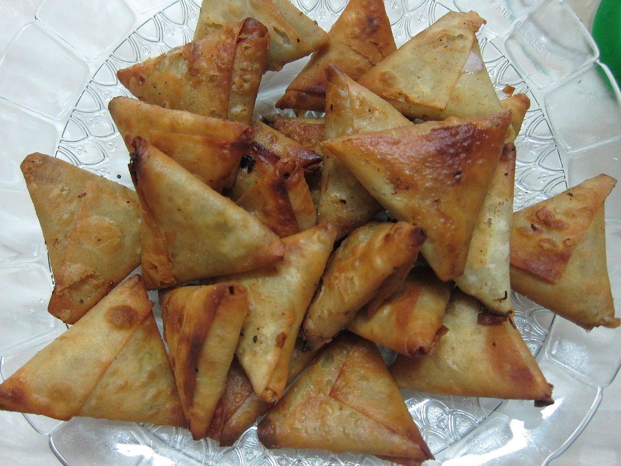 Pakistani Style Traditional Meat Samosa Recipe | Zaiqa